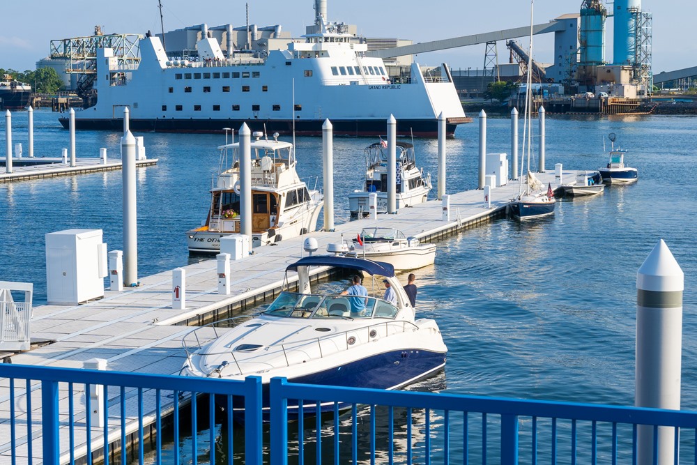 Bridgeport Harbor Marina | Bridgeport, CT | Snag-A-Slip