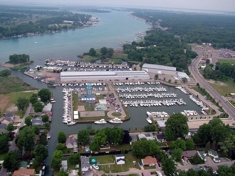 Algonac Harbour Cove | Lake St. Clair | Snag-A-Slip