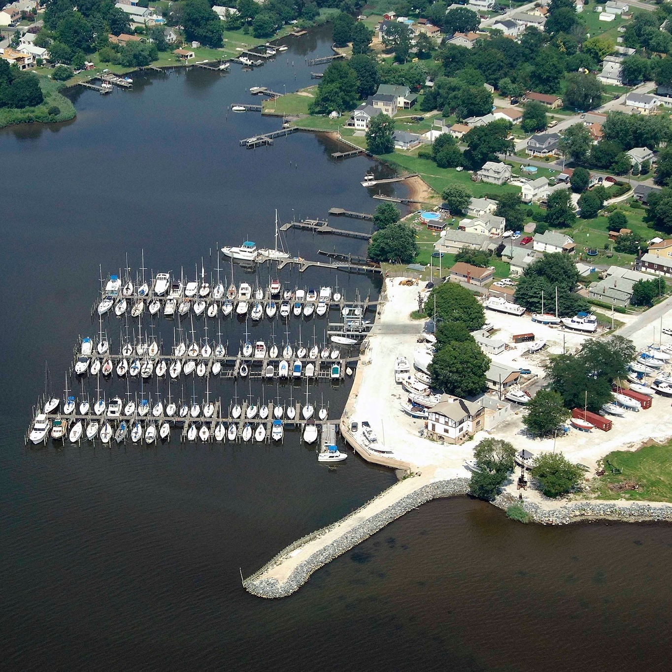 Lighthouse Point Marina - Baltimore, Maryland - Snag-A-Slip