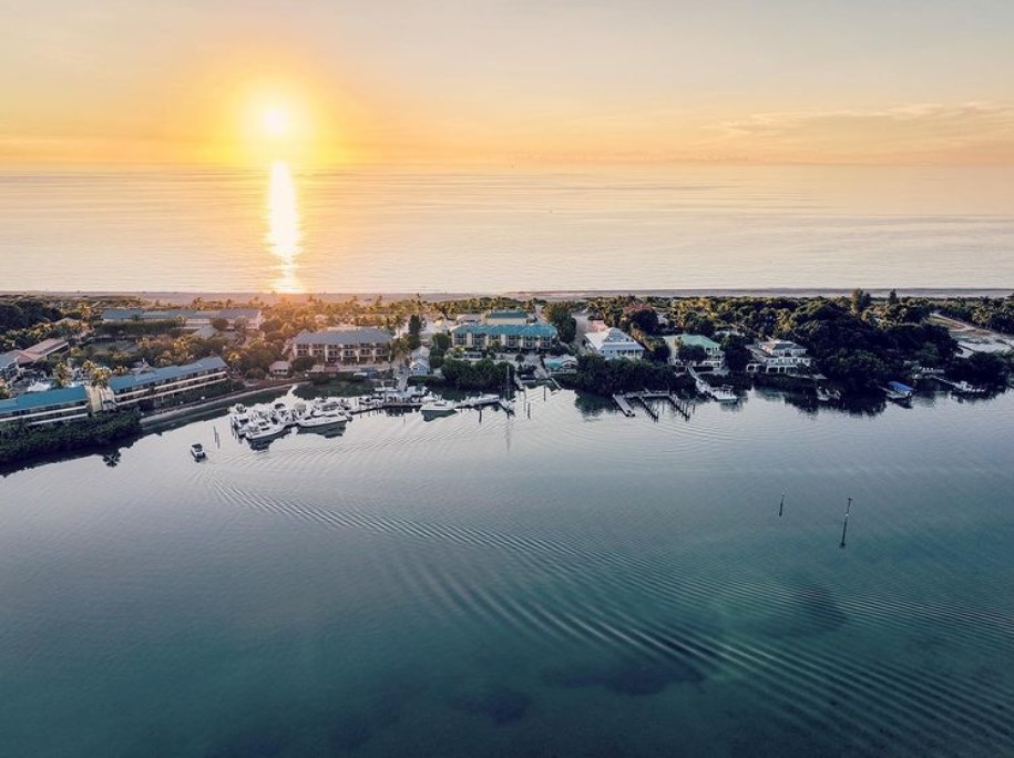 Tween Waters Marina - Captiva, Floriuda - Florida Marina - Snag-A-Slip