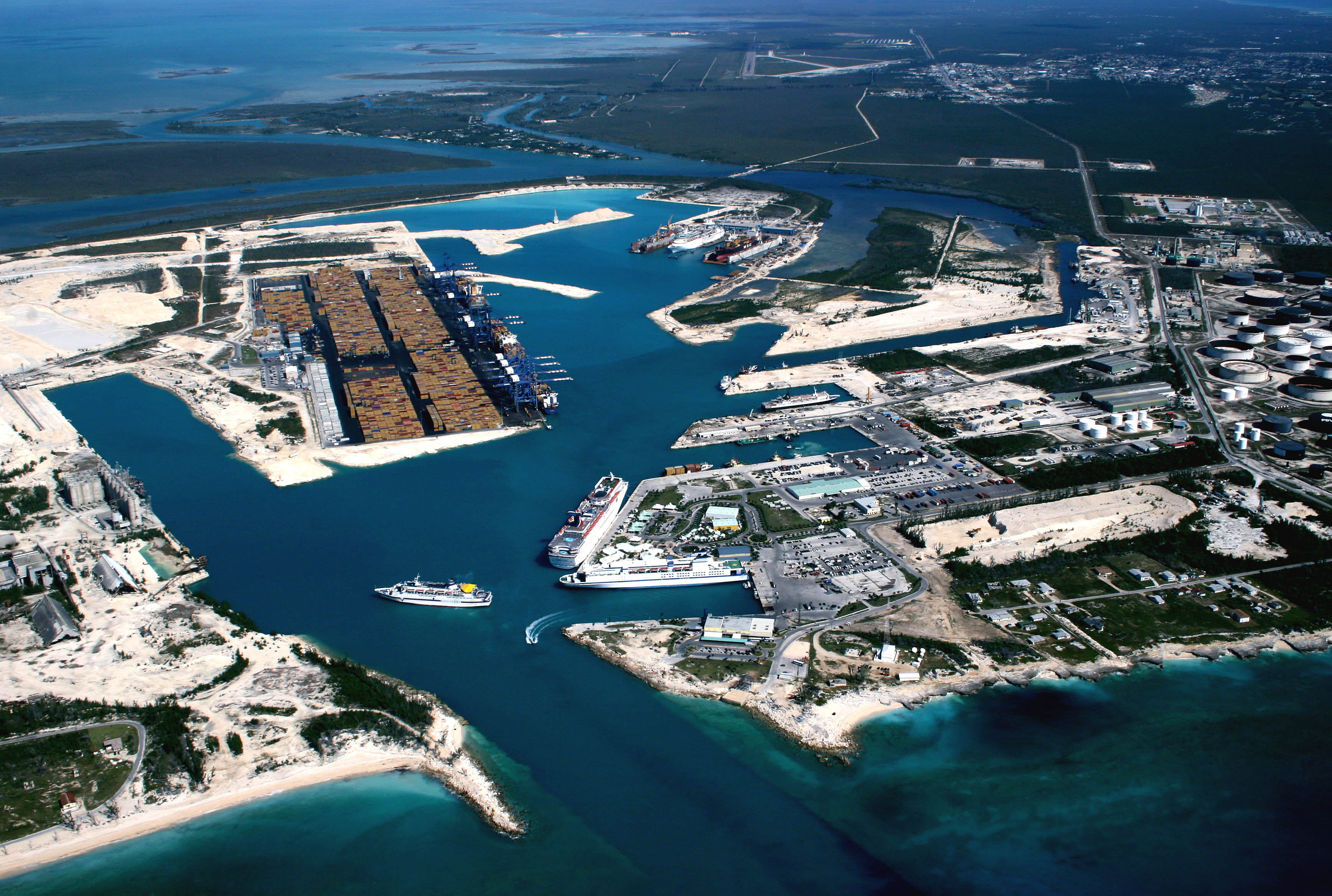 Hurricane Hole Superyacht Marina - Paradise, Island - Bahamas