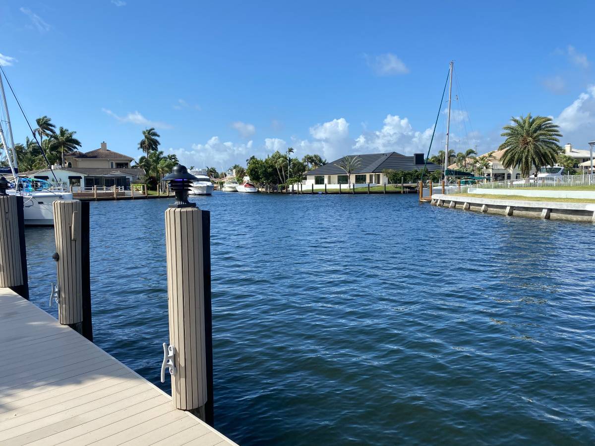 Private 201' Dock - Lighthouse Point, Florida - Snag-A-Slip