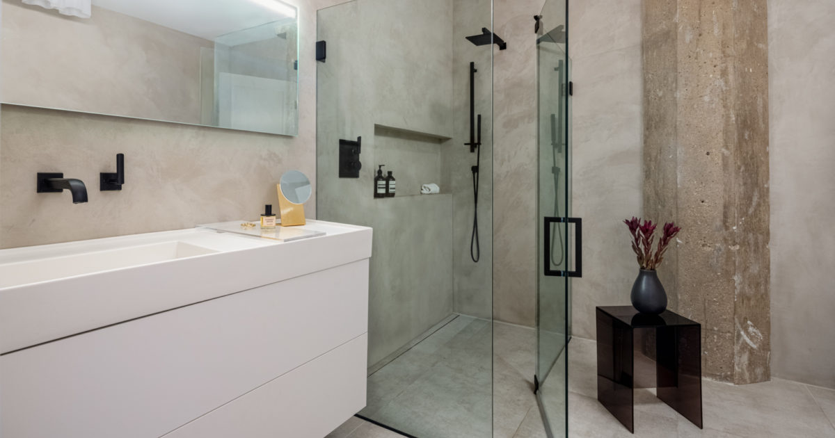 Custom Geolux Panel/Door/Return Panel Enclosure | Basco Shower Doors