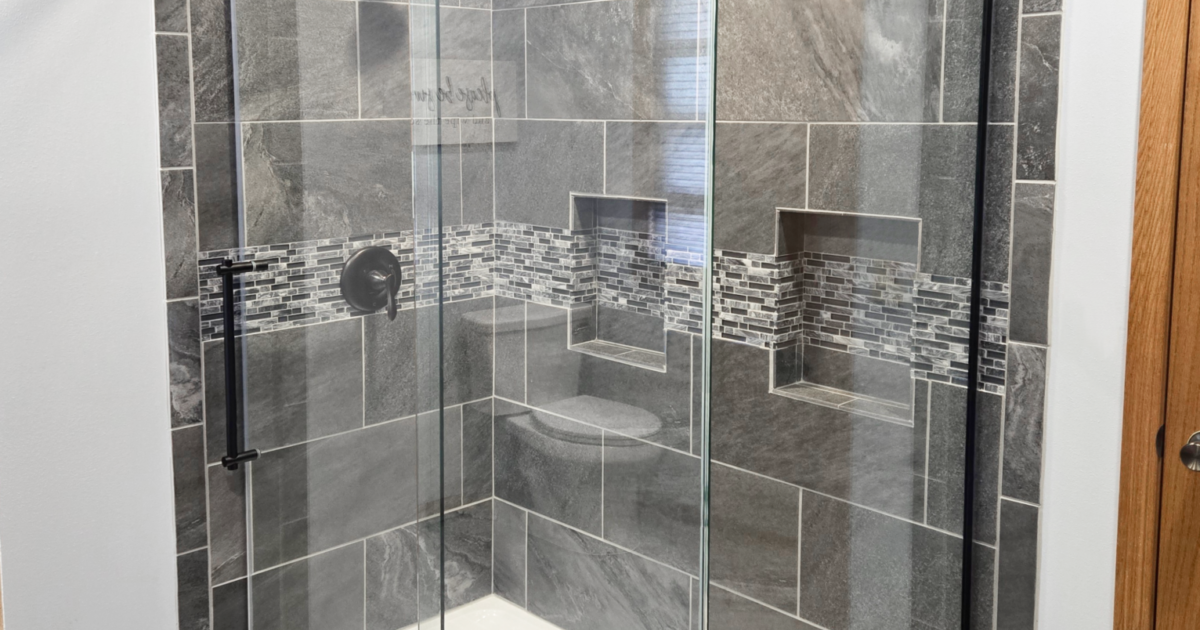 Rolaire 950 Shower Enclosure | Basco Shower Doors