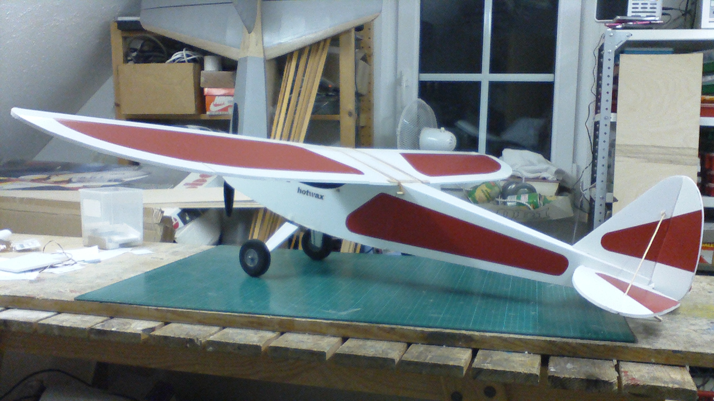 FB Elyptic a plane with graceful lines | Flite Test