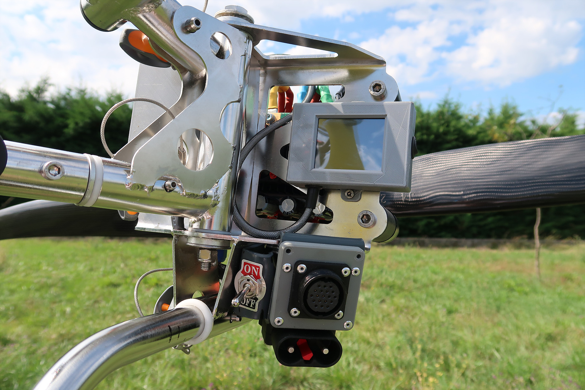 Hot Air Balloon with an Outboard Motor | Flite Test