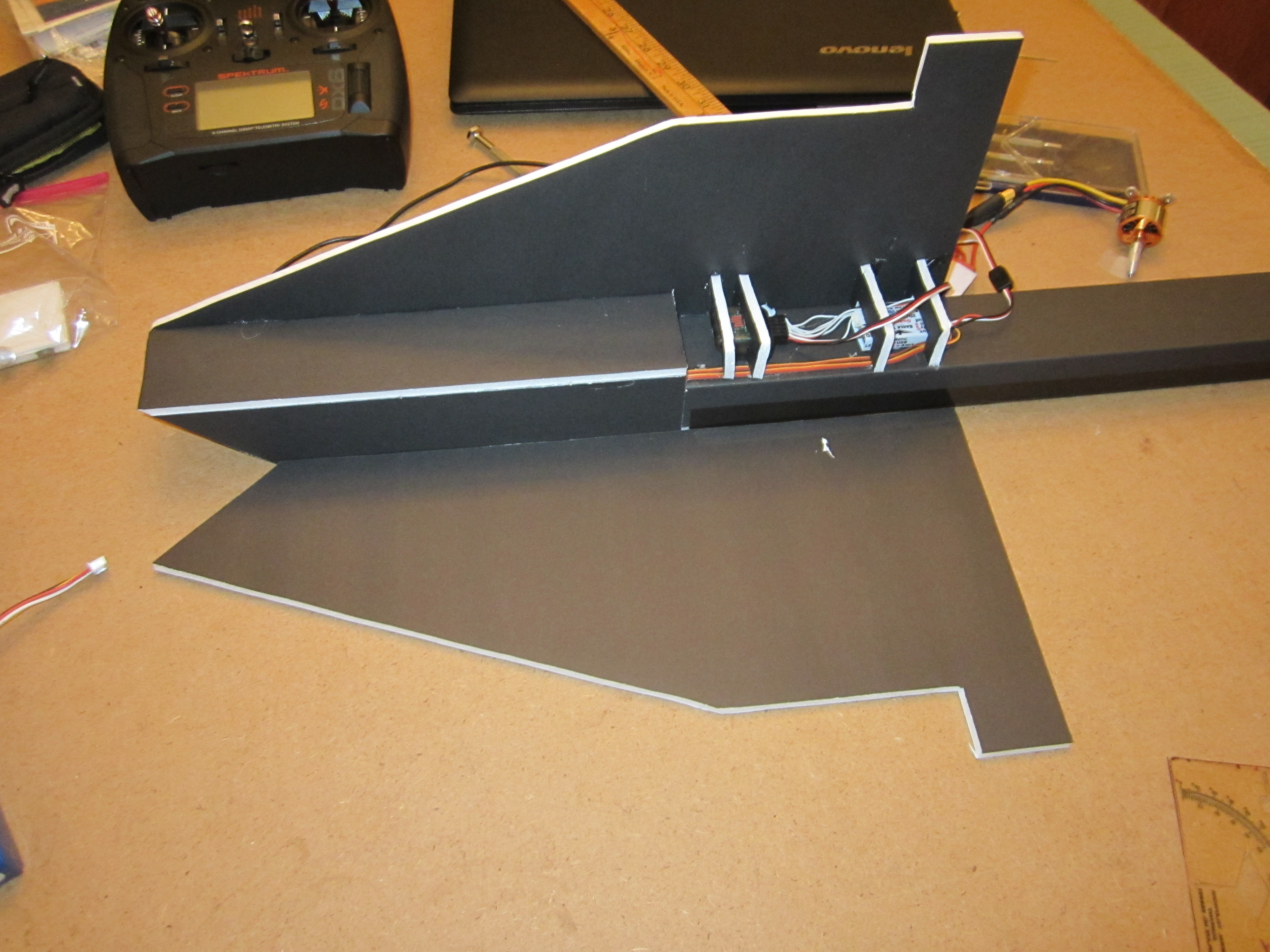 FT Explorer - SUV (Simplified Unibody V-Fold) | Flite Test