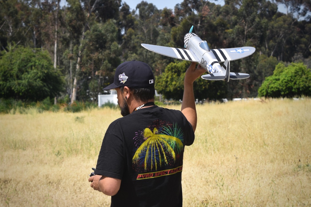 MiniacRC Mighty Mini P47 Thunderbolt (FREE PLANS) | Flite Test