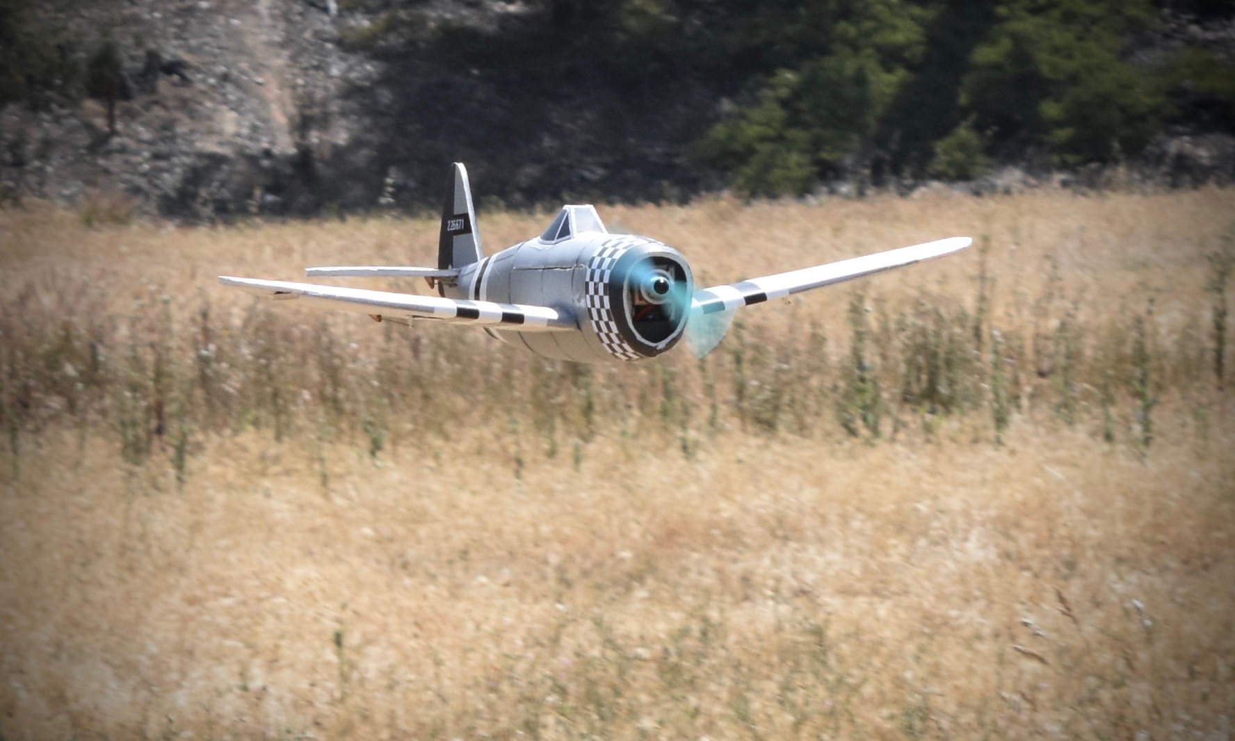 MiniacRC Mighty Mini P47 Thunderbolt (FREE PLANS) | Flite Test