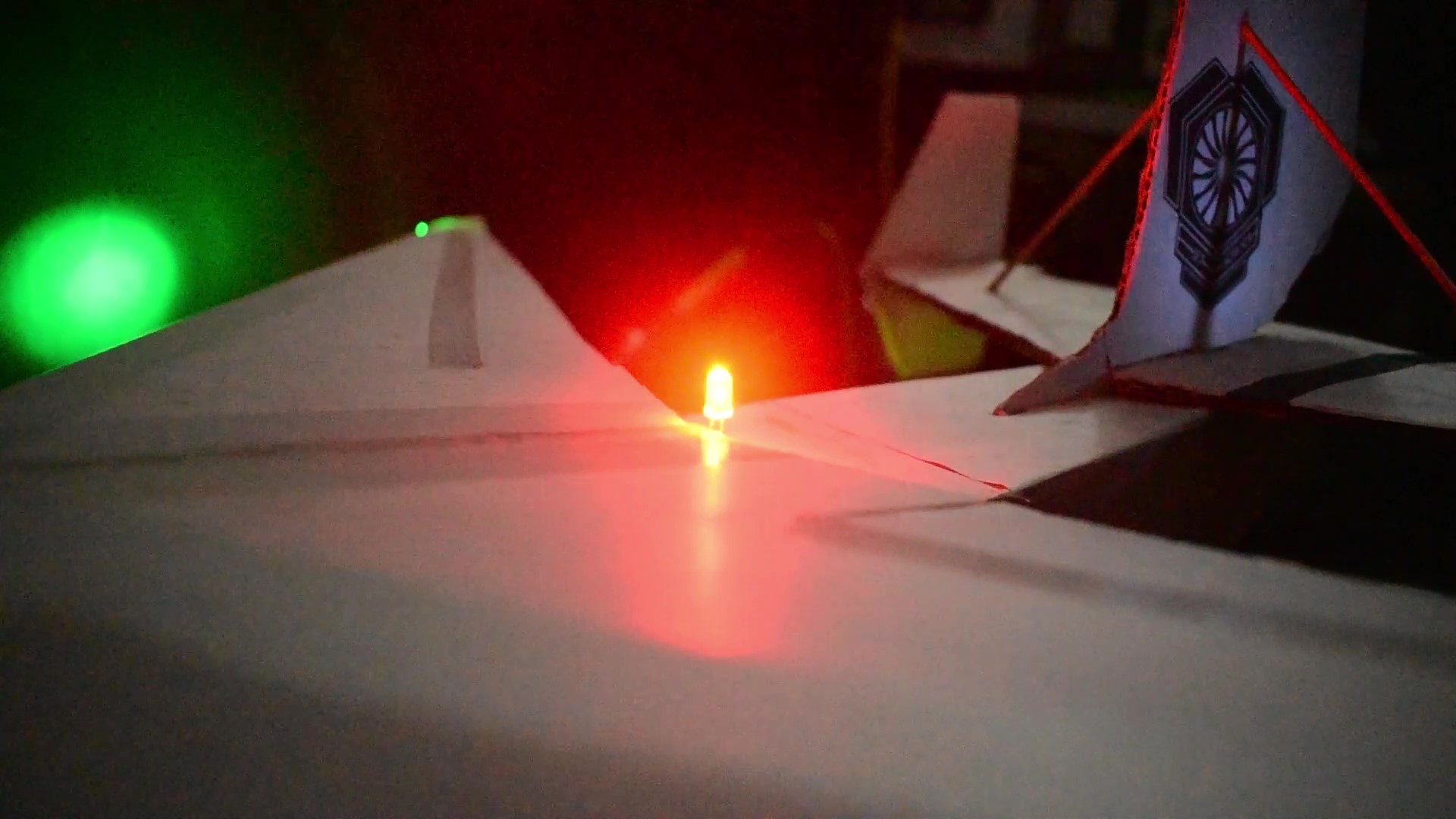 What airplane Nav lights signify+Circuit Prototype | Flite Test