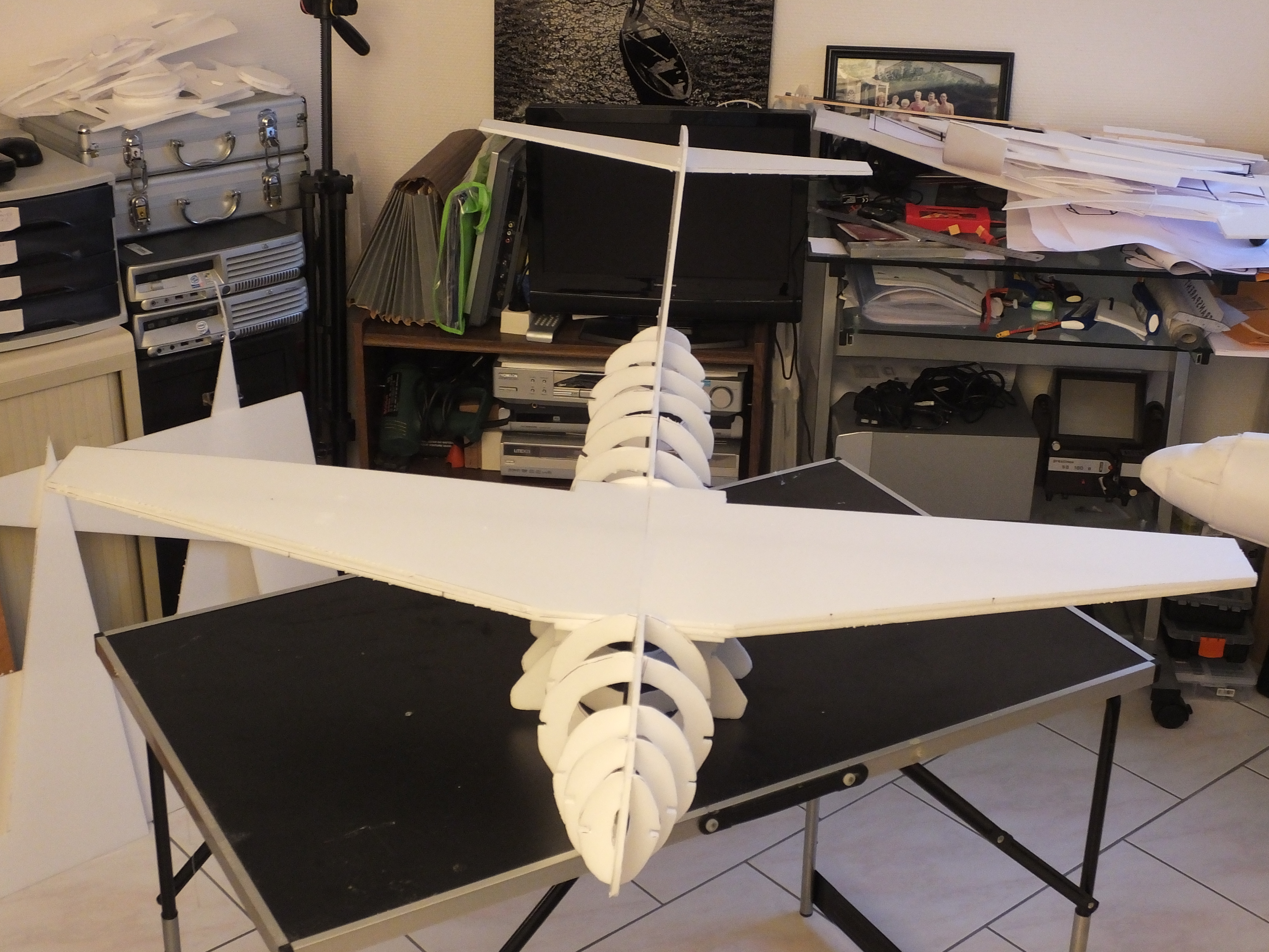 BUILDING Airbus A400M | Flite Test