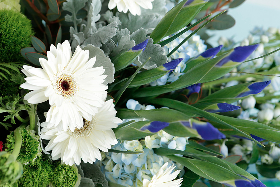 Hidden Gems: "Alexandrite/Moonstone/Pearl" Tablescape by Tanarah Luxe ...