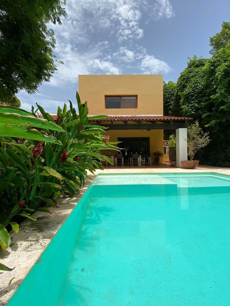 Casa en privada club de golf la Ceiba