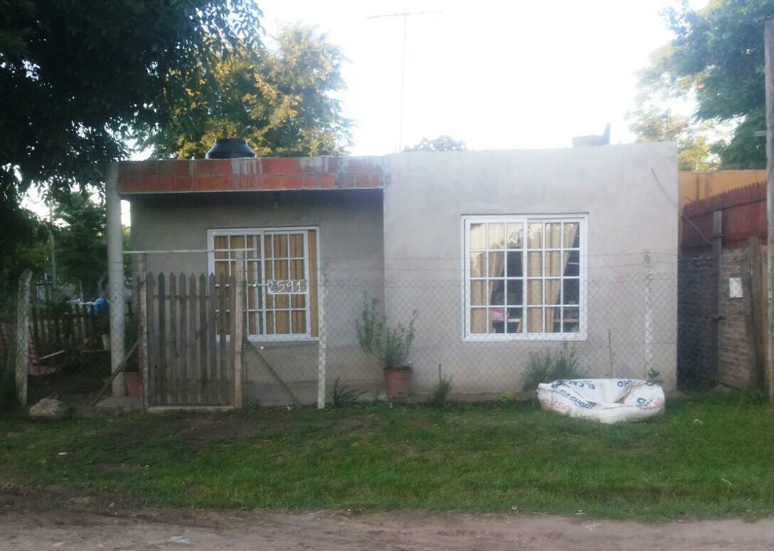 CASA CON TECHO DE LOSA