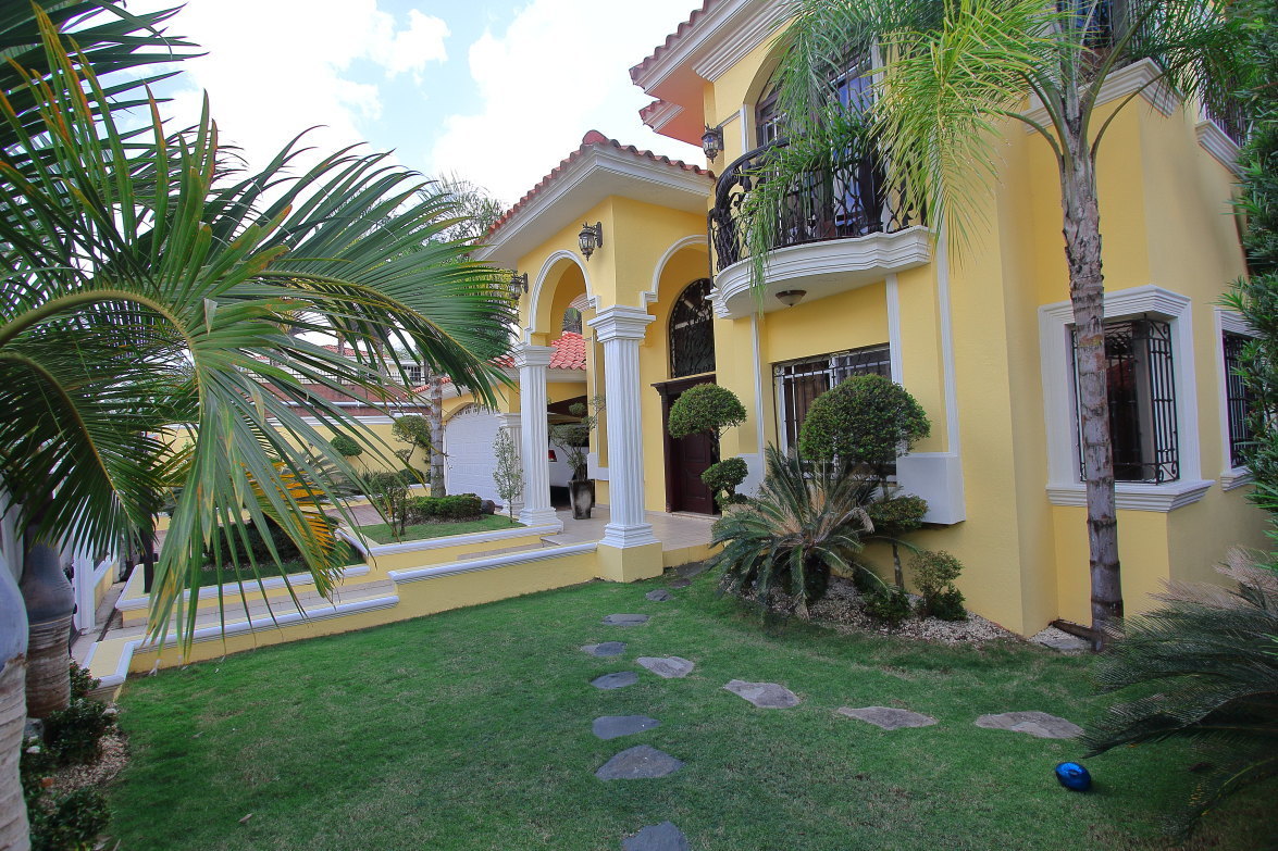 Casa en Venta o Alquiler con Piscina en Isabel Villas Golf and Country ...