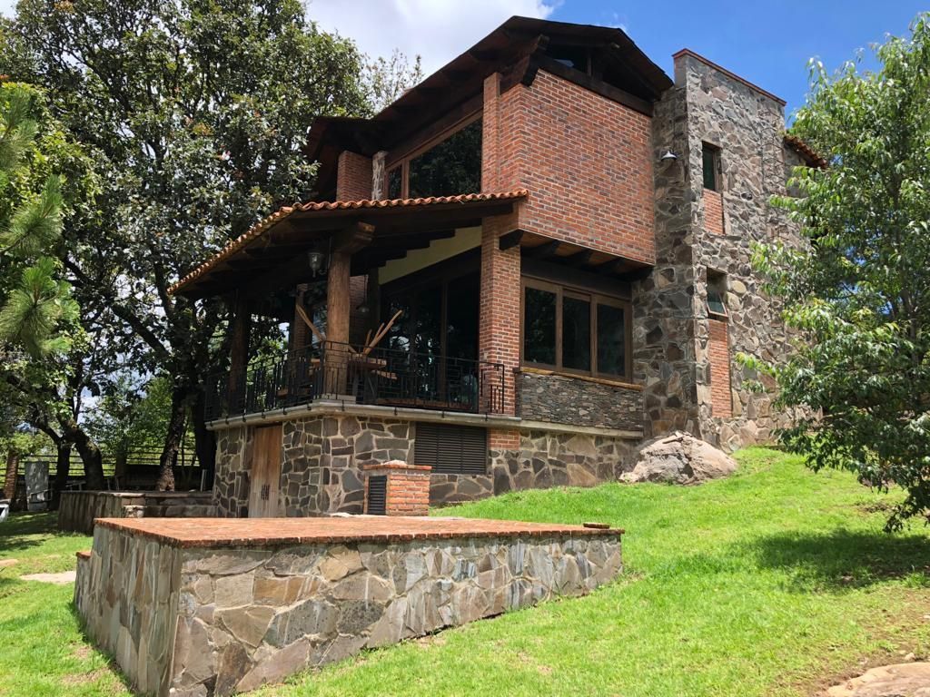 Cabaña "El Congo" en fraccionamiento Privado Pinares Tapalpa | EasyBroker