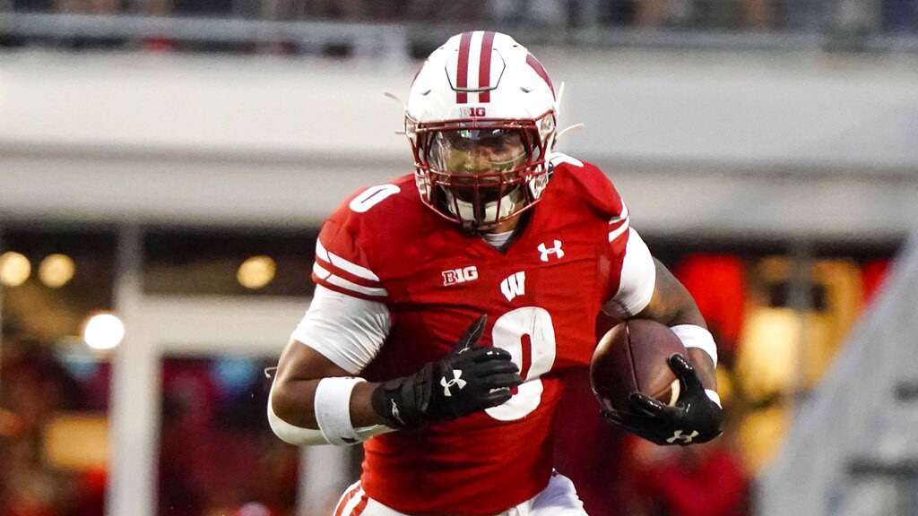 Wisconsin Badgers vs. New Mexico State Aggies Betting Lines & Preview ...