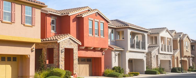 Homeowners Insurance vs. HOA Fees Explained | SmartFinancial