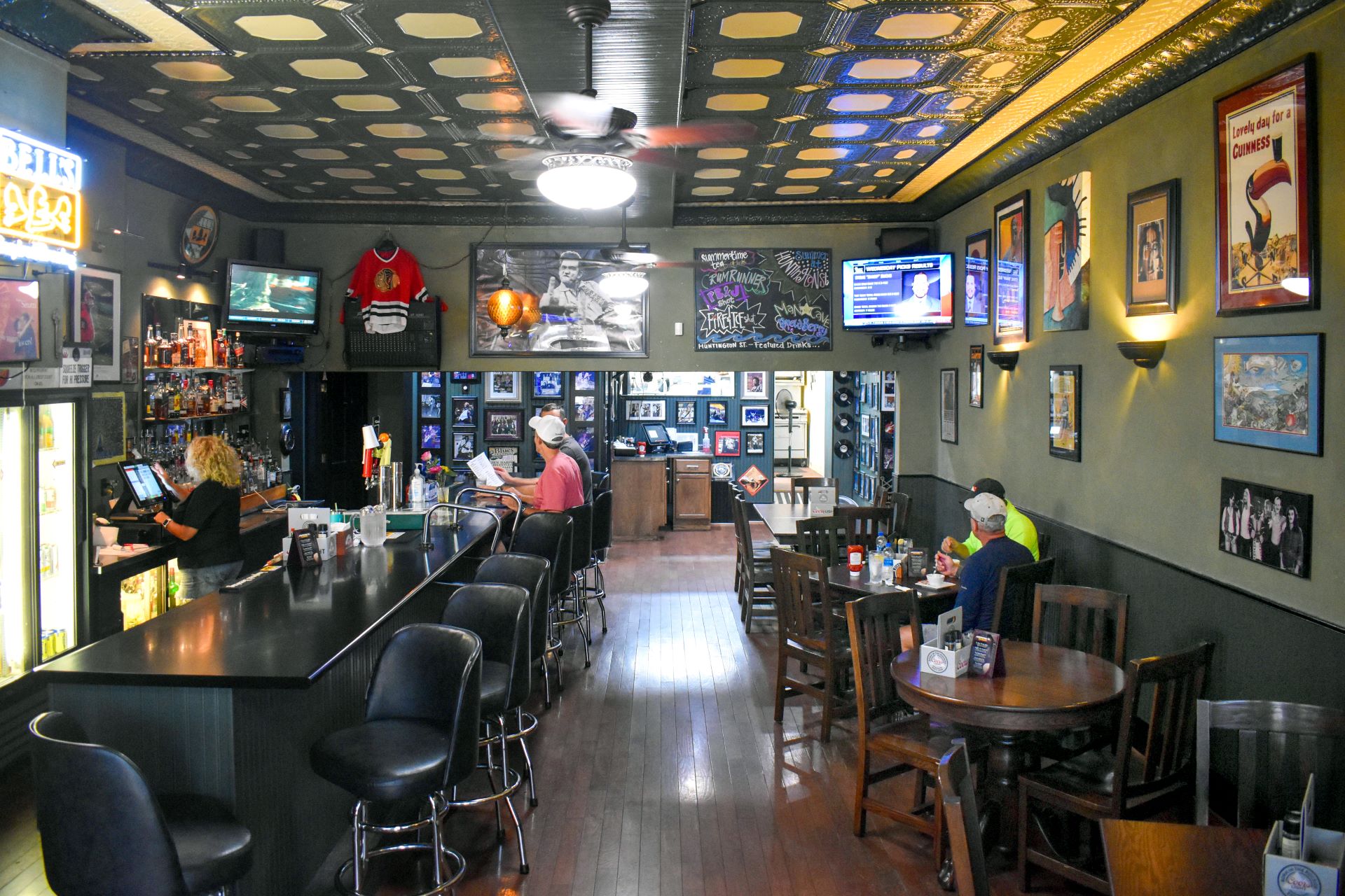 Huntington Street Bar and Grill - Visit Kosciusko County