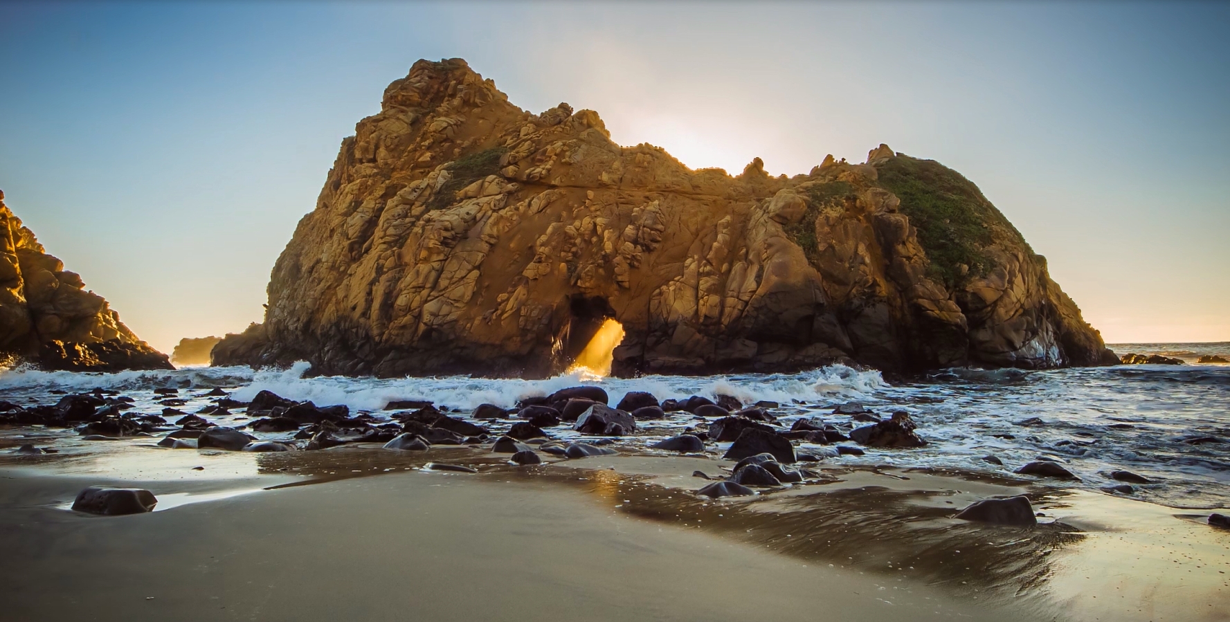 8 Coloured-Sand Beaches That Will Take Your Breath Away - AsViral