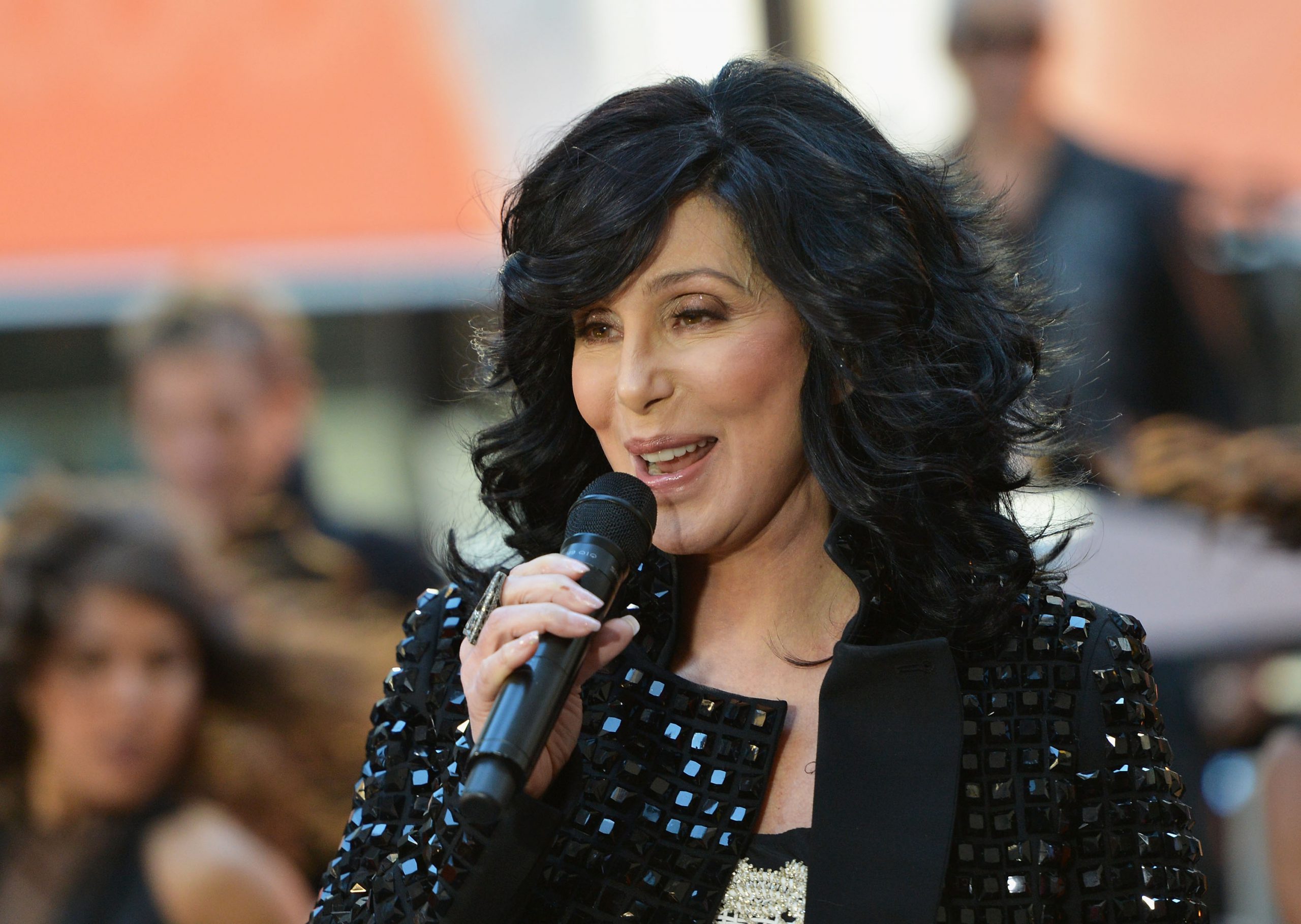 Singer Cher Apologizes For Her Tweet About George Floyd AsViral Singer Cher Apologizes For Her Tweet About George Floyd AsViral