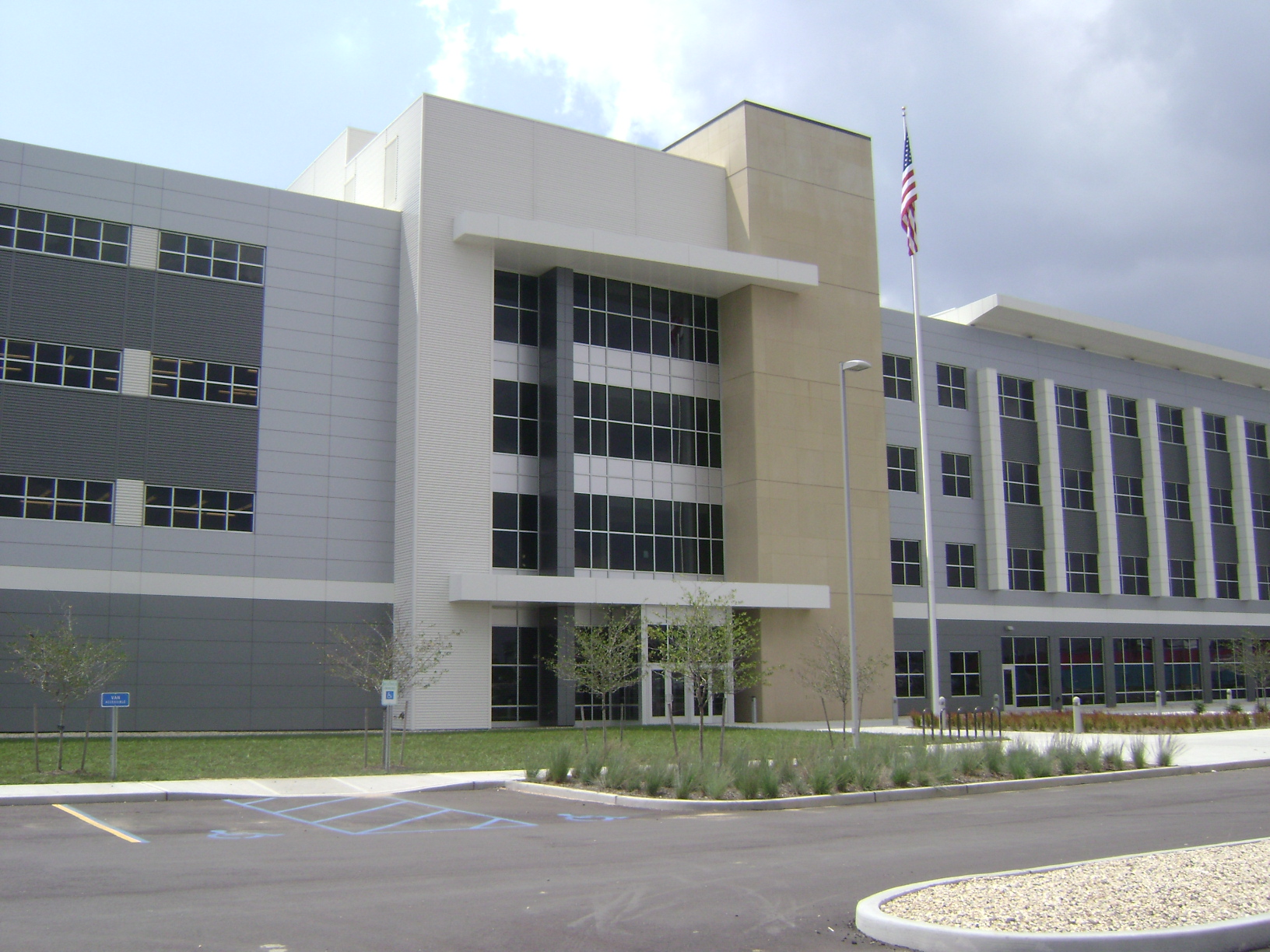 National Guard, Reserve Forces Leaders Mark Opening of new Readiness Center