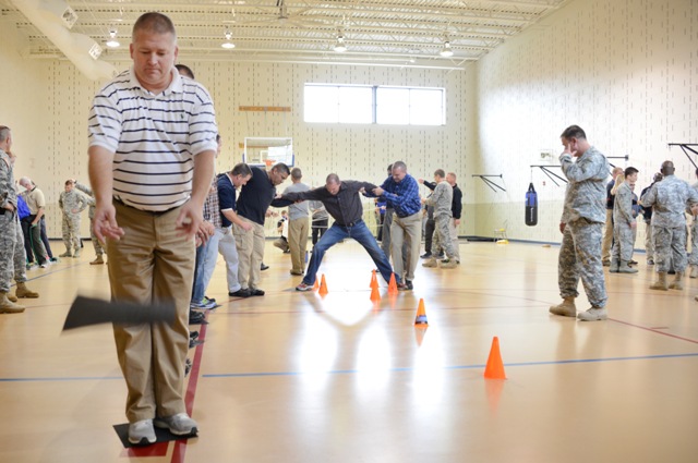 Illinois Guardsmen conduct team-building exercise for state troopers
