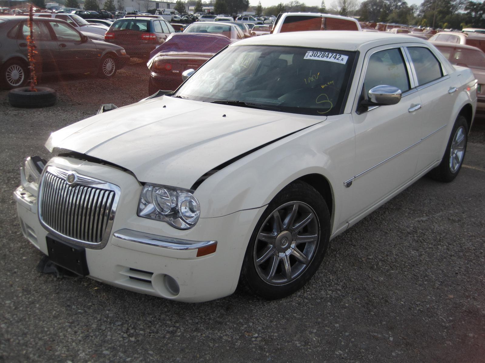 2006 Chrysler 300 Base - Used Auto Parts for Sale | Auto Gator ...