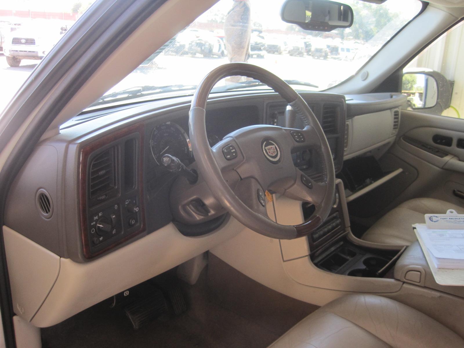 2005 Cadillac Escalade Base - Used Auto Parts for Sale | Auto Gator ...