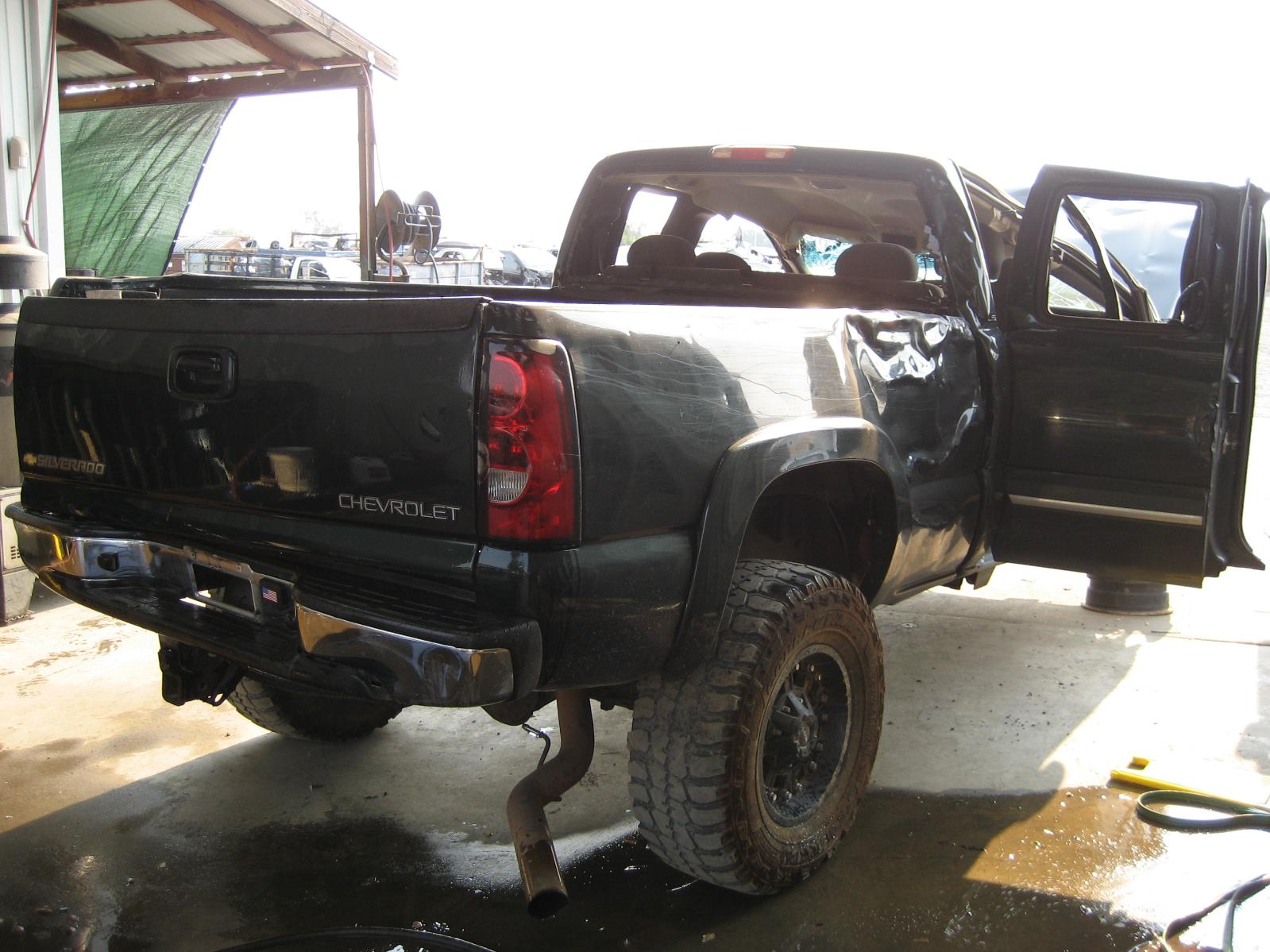 2004 Chevrolet Silverado 2500 Pickup LS parts | AutoGator - Sacramento, CA