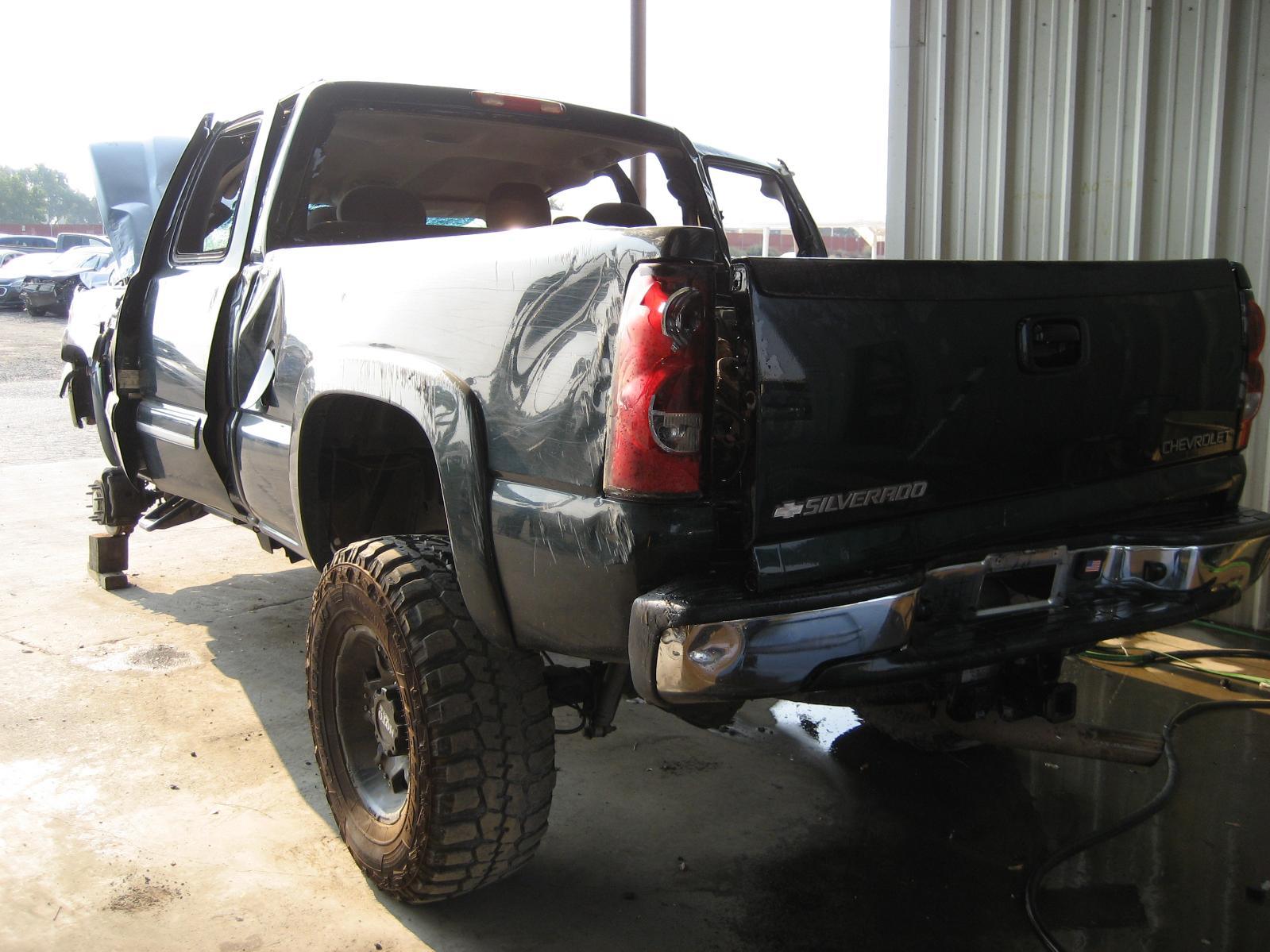 2004 Chevrolet Silverado 2500 Pickup LS parts | AutoGator - Sacramento, CA