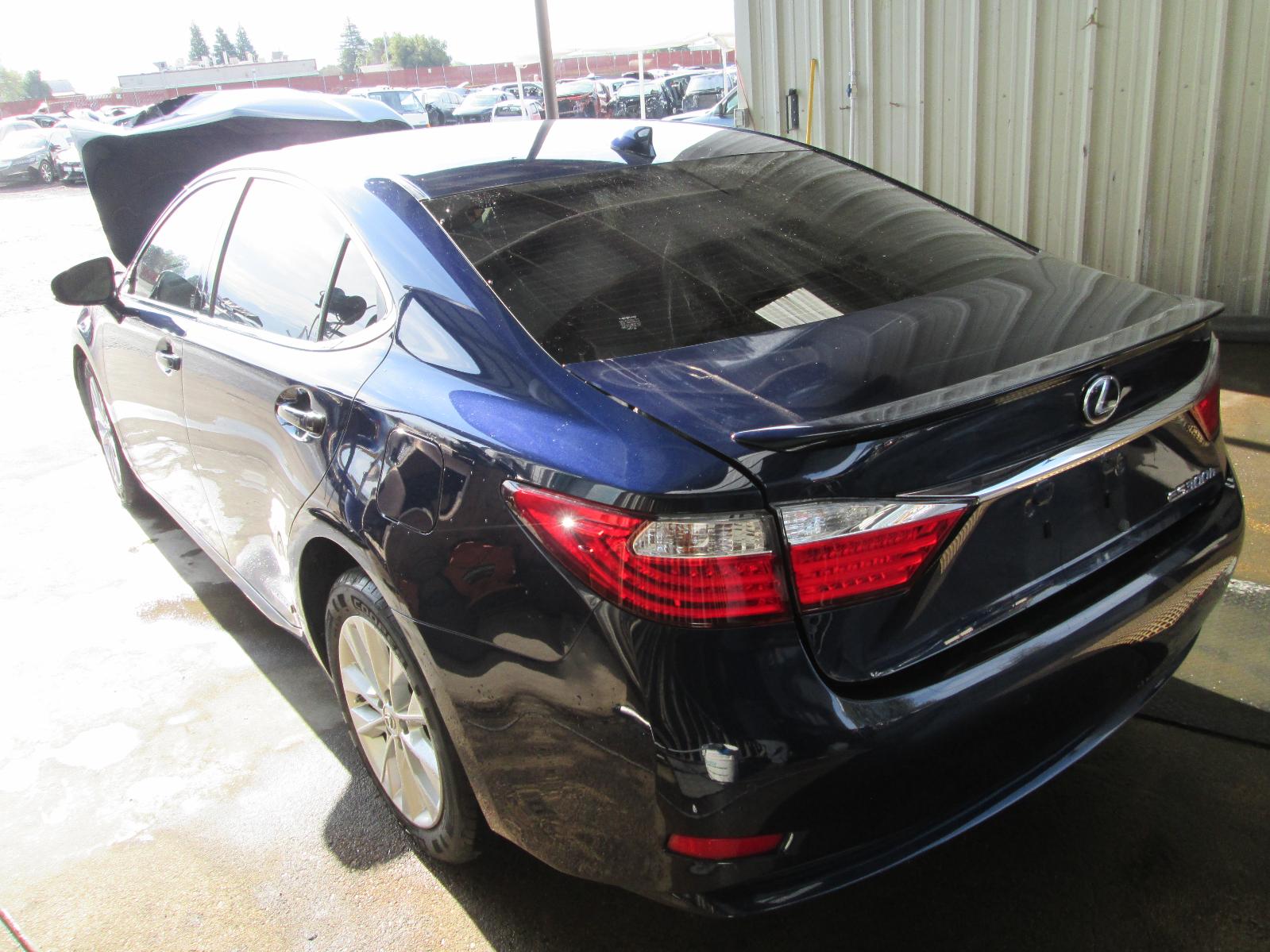 2015 Lexus ES 300h Base - Used Auto Parts for Sale | Auto Gator ...