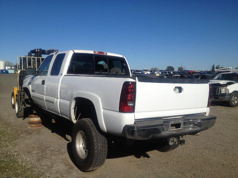 2005 Chevrolet Silverado 2500 Pickup LS parts | AutoGator - Sacramento, CA