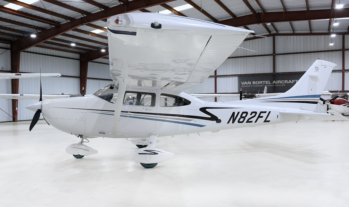 2001 CESSNA 182 SKYLANE - 6158 | Aviators Market