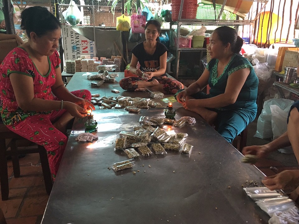 een tropische bui tijdens de lunch in Hoi An | Foto | Ad Willebrands’s ...