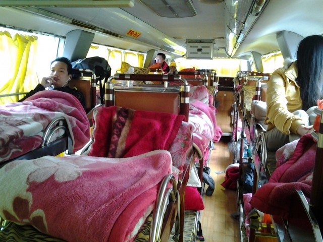 de slaapbus, 42 slaapplaatsen. jammer dat het overdag was, had ...