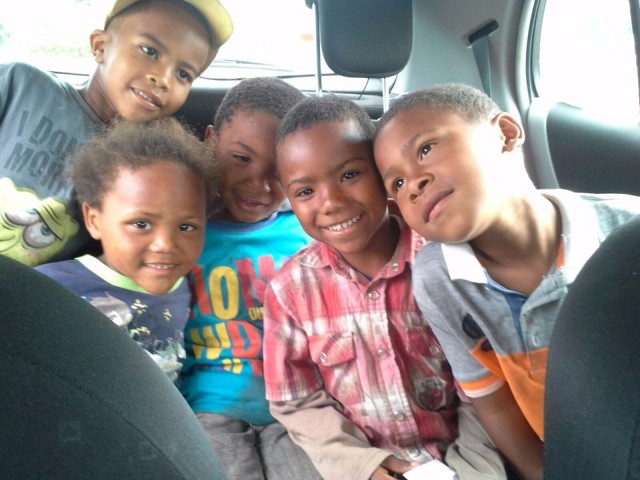 Naar de kerk | Foto | Annelie de Rover’s reisblog