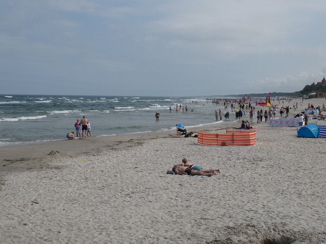 Drukte op het strand van Leba. | Foto | Annemiek Tubbing’s reisblog