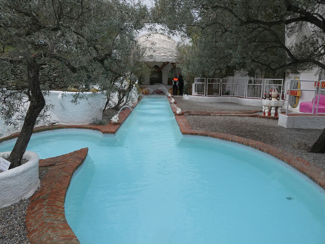 Zwembad in fallus-vorm | Foto | Annemiek Tubbing’s reisblog