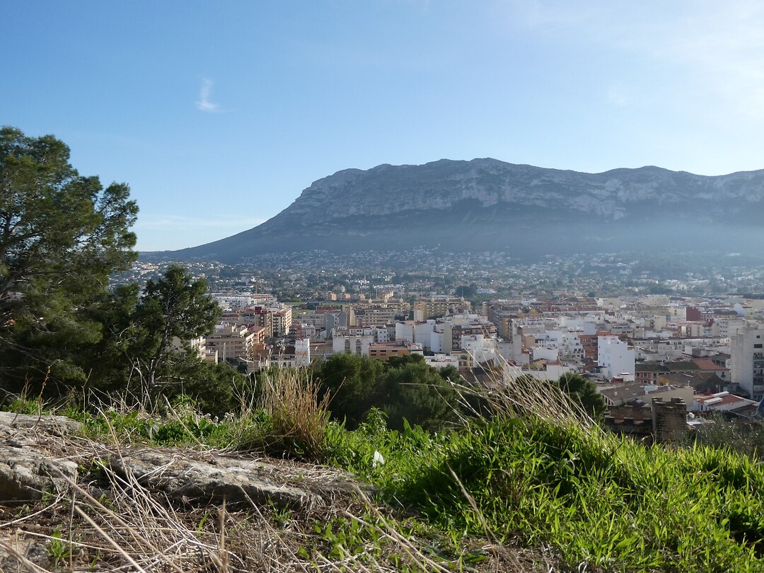 De berg Montgó vanaf het kasteel Denia | Foto | Annemiek Tubbing’s reisblog