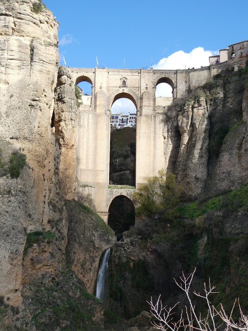 De nieuwe brug halverwege 'van onderen'. | Foto | Annemiek Tubbing’s ...