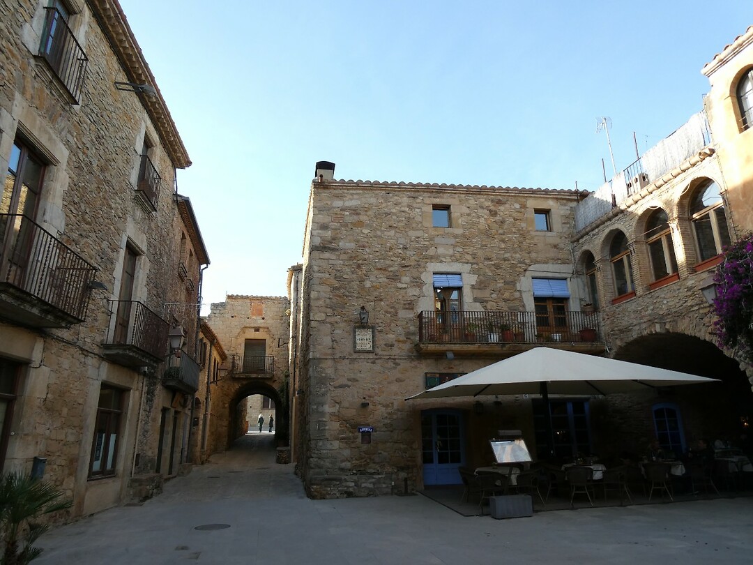 16. Peratallada, Pals, Begur, Palamos, Llagostera, Blanes, Tarragona (6 ...