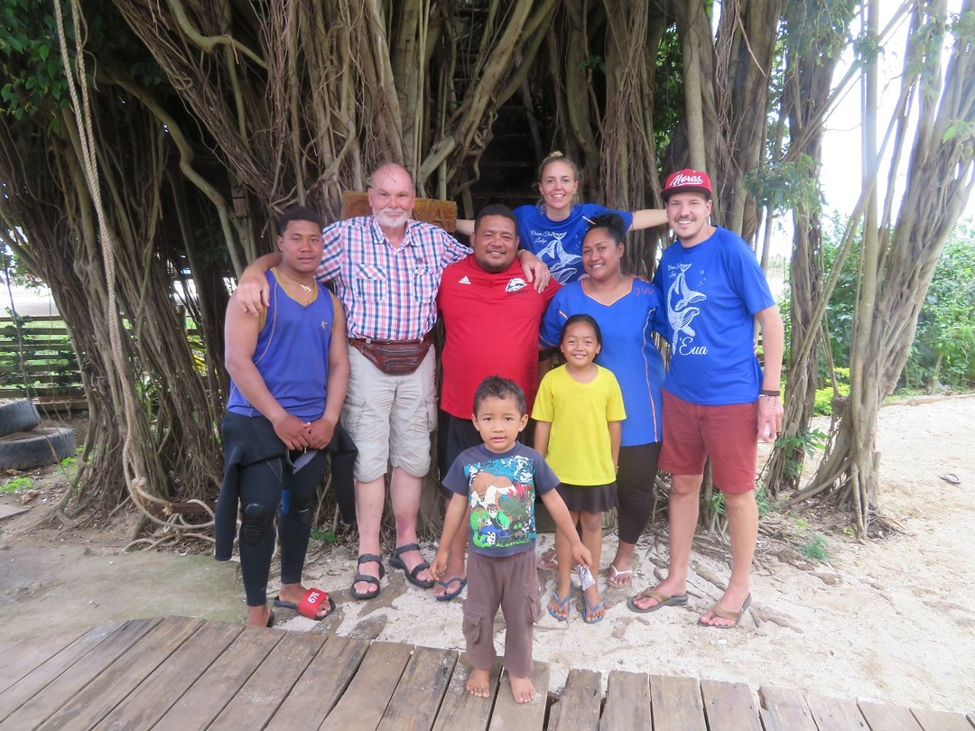Nofo Aa | Reisverhaal | benne-met-leki-op-tonga