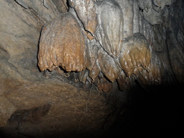 Binnenkant van een grot | Foto | Ruben en Elise's reisblog