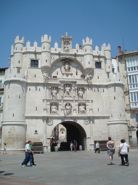 Burgos Puerta de Santa Maria | Foto | per tandem naar Compostela