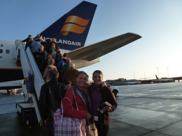 Olifanten ploeteren zich voort tijdens een tropische bui | Foto | His ...