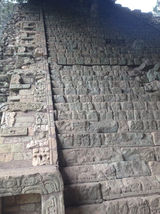 Copan stairs | Foto | Isabel Stavenuiter’s reisblog