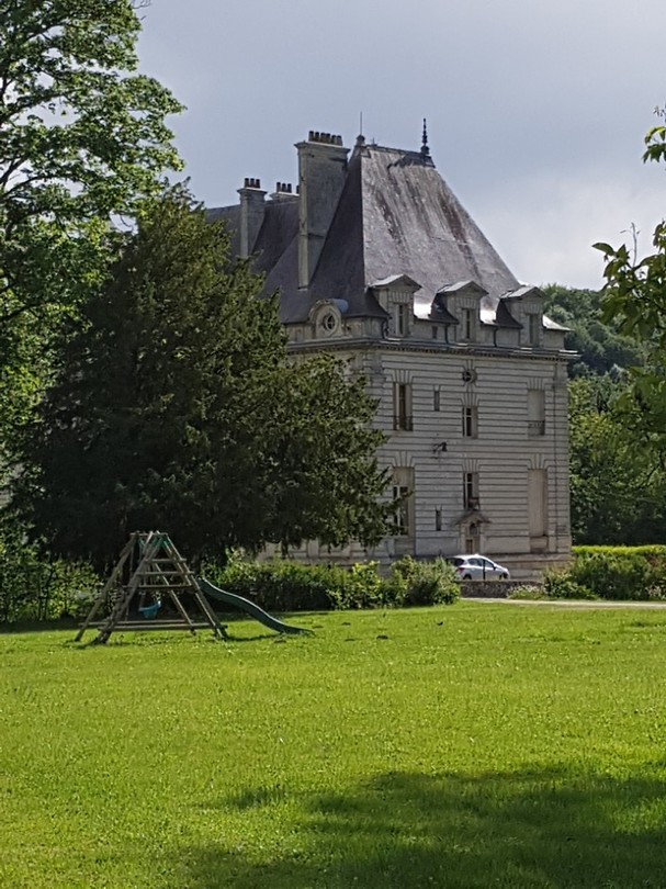 Château de Tracy | Foto | Een Blokske Om Naar ... Lissabon