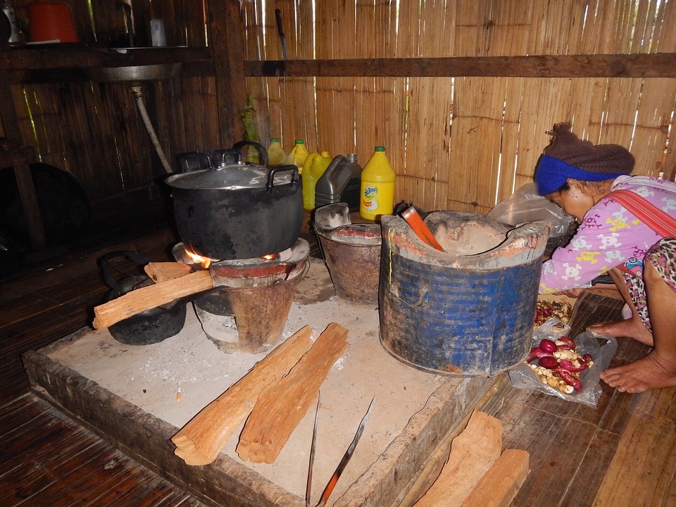 Kokkin in de keuken | Foto