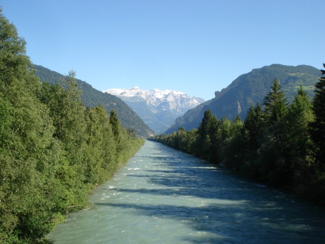 De Rijn in Zwitserland, nog klein | Foto | Louis van Hest’s reisblog